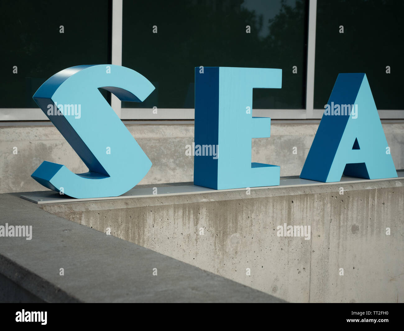 Dimensional signage hi-res stock photography and images - Alamy
