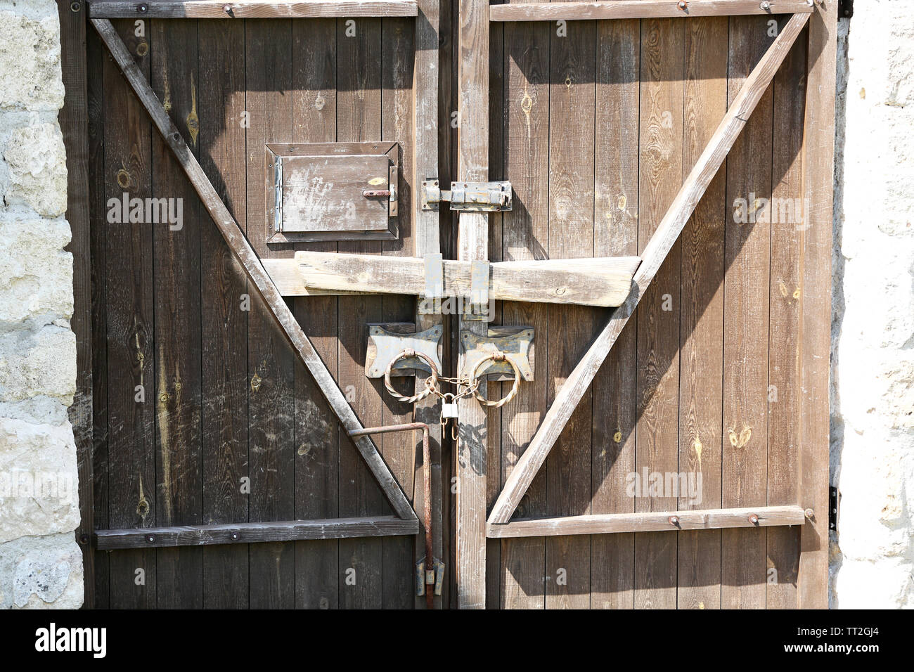 Old wooden gates Stock Photo - Alamy