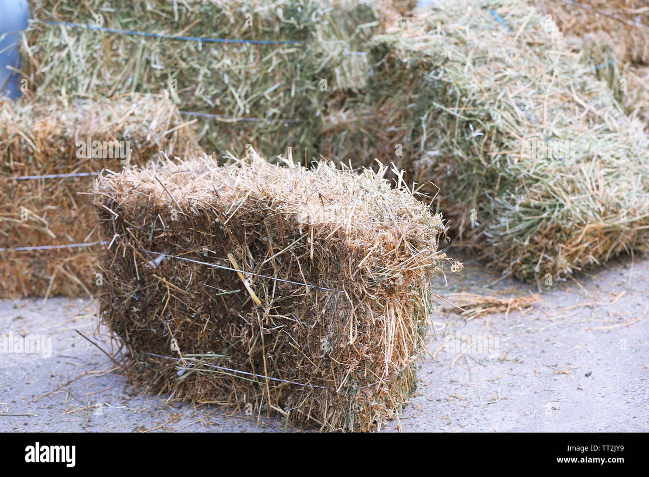 Truss of hay hi-res stock photography and images - Alamy