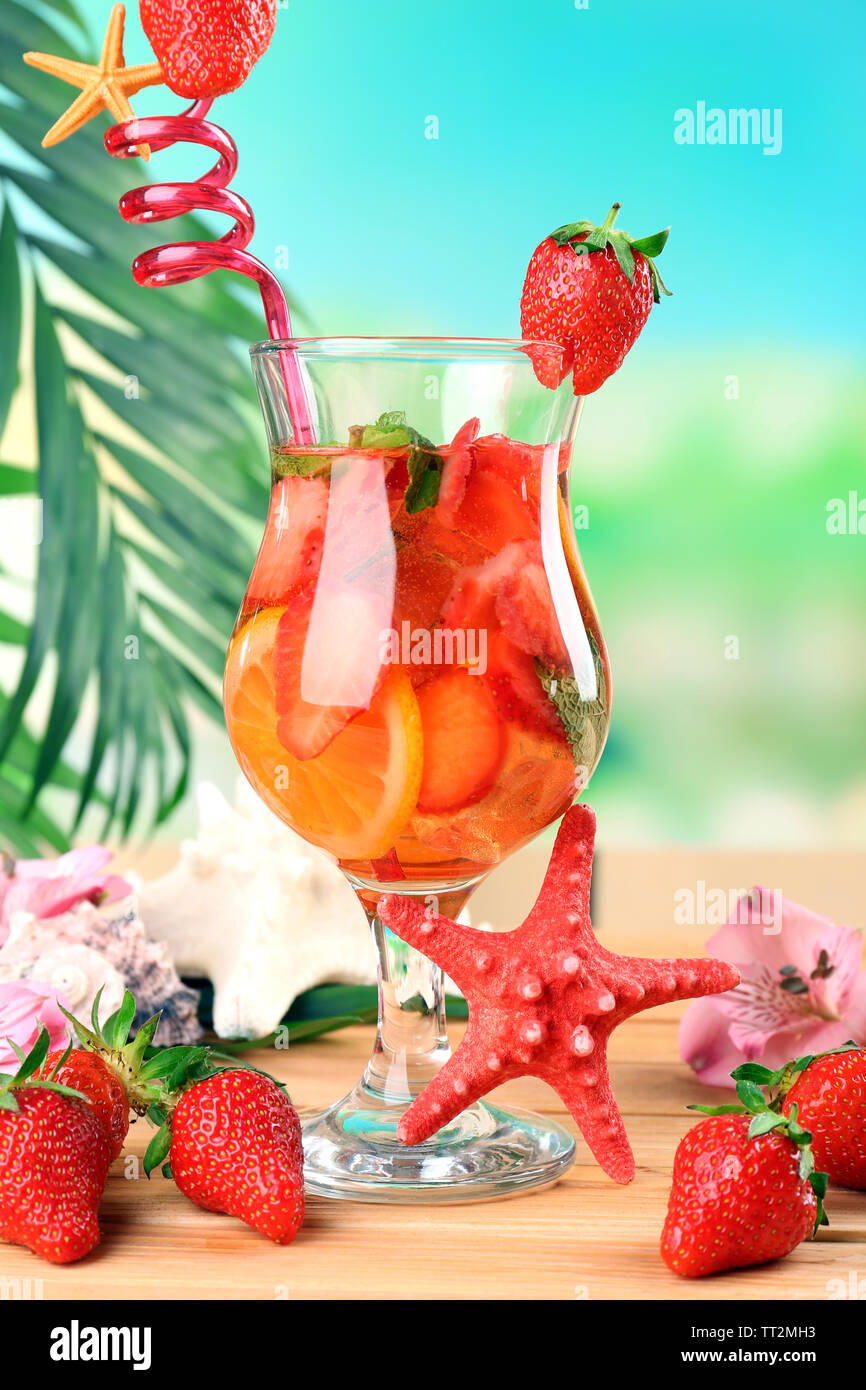 Cocktail frozen ocean hi-res stock photography and images - Alamy