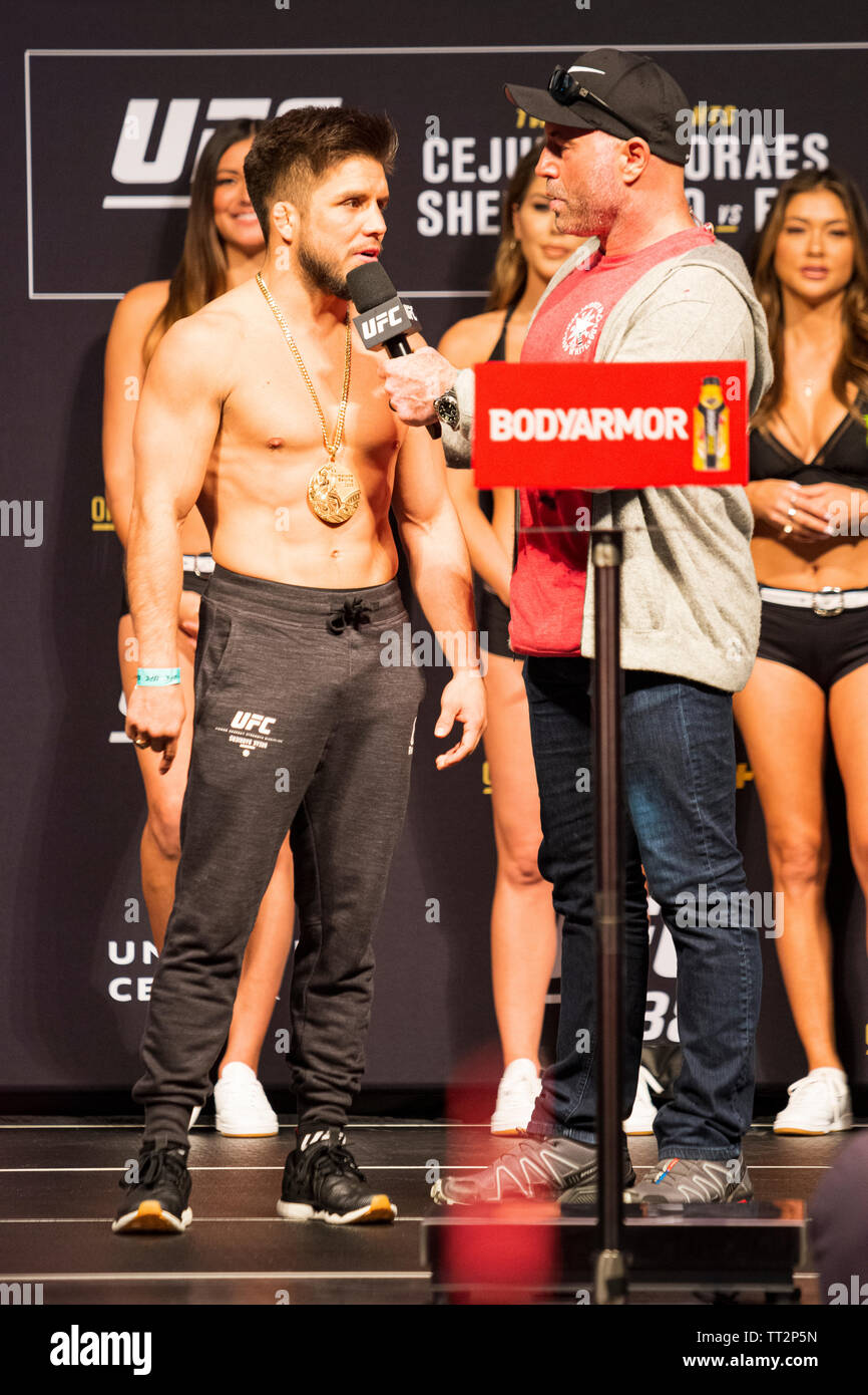 Joe rogan hi-res stock photography and images - Alamy