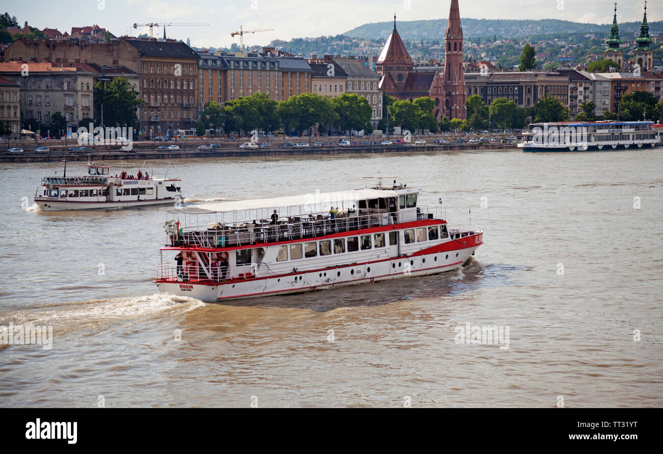 Ferries budapest hi-res stock photography and images - Alamy