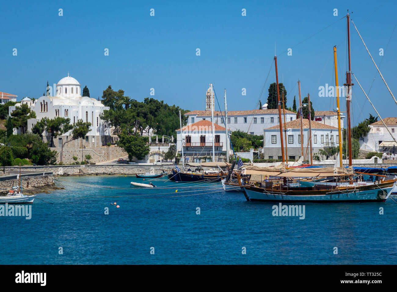 Spetses old port hi-res stock photography and images - Alamy