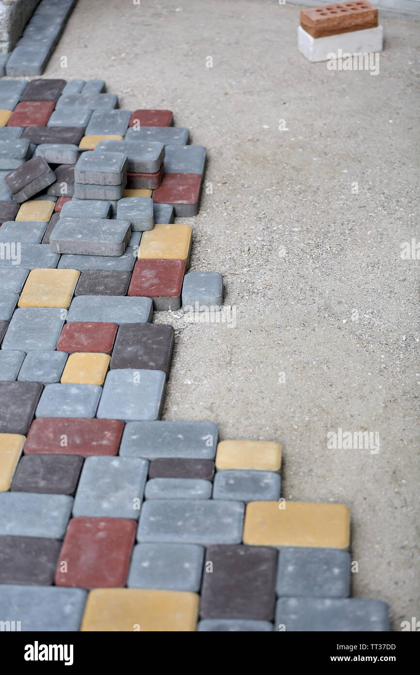 Bonding tile hi-res stock photography and images - Alamy