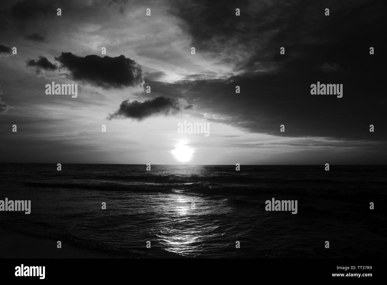 Black and White sunset on Sunset beach, Hawaii Stock Photo - Alamy