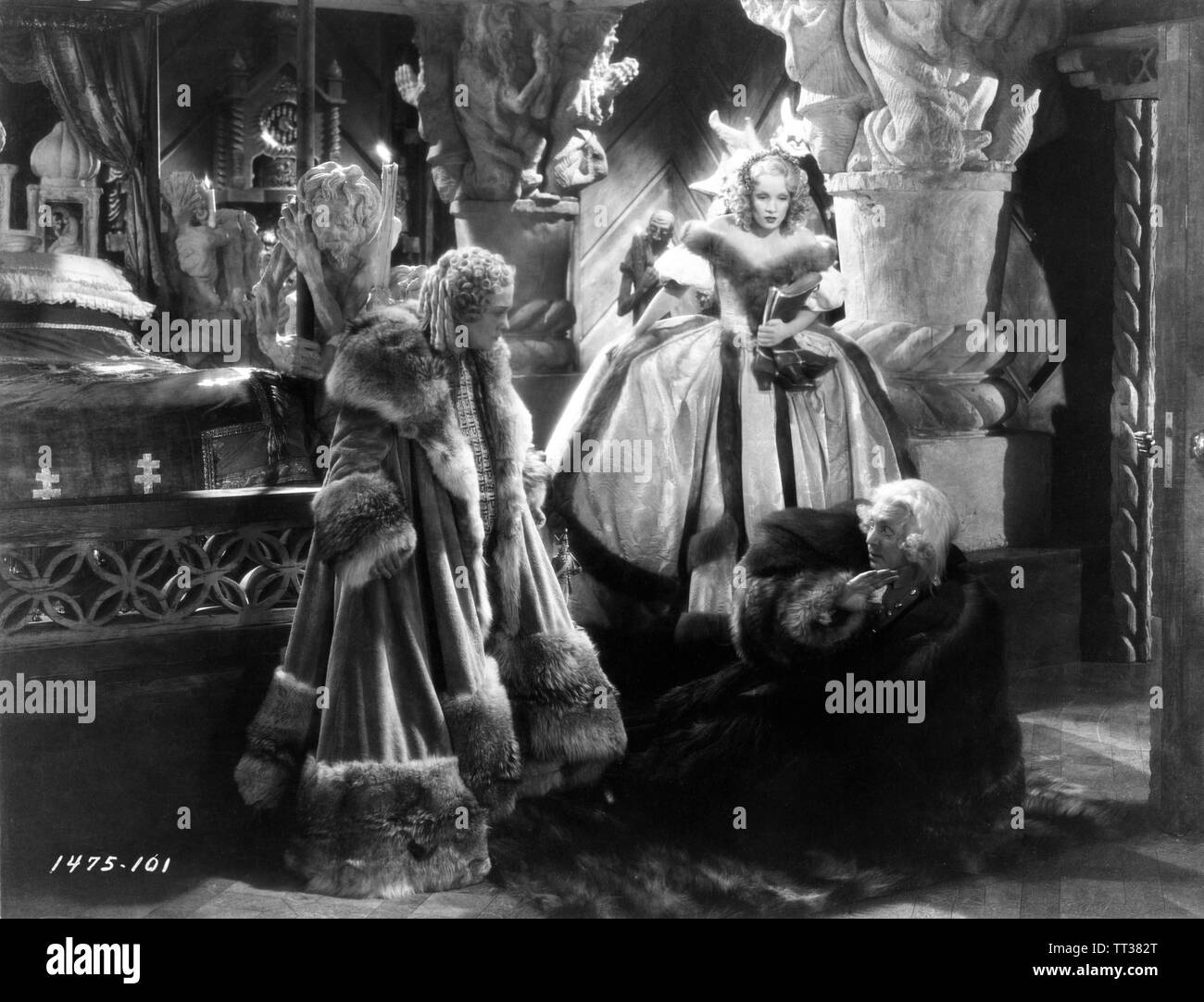 MARLENE DIETRICH as Catherine the Great of Russia LOUISE DRESSER as ...