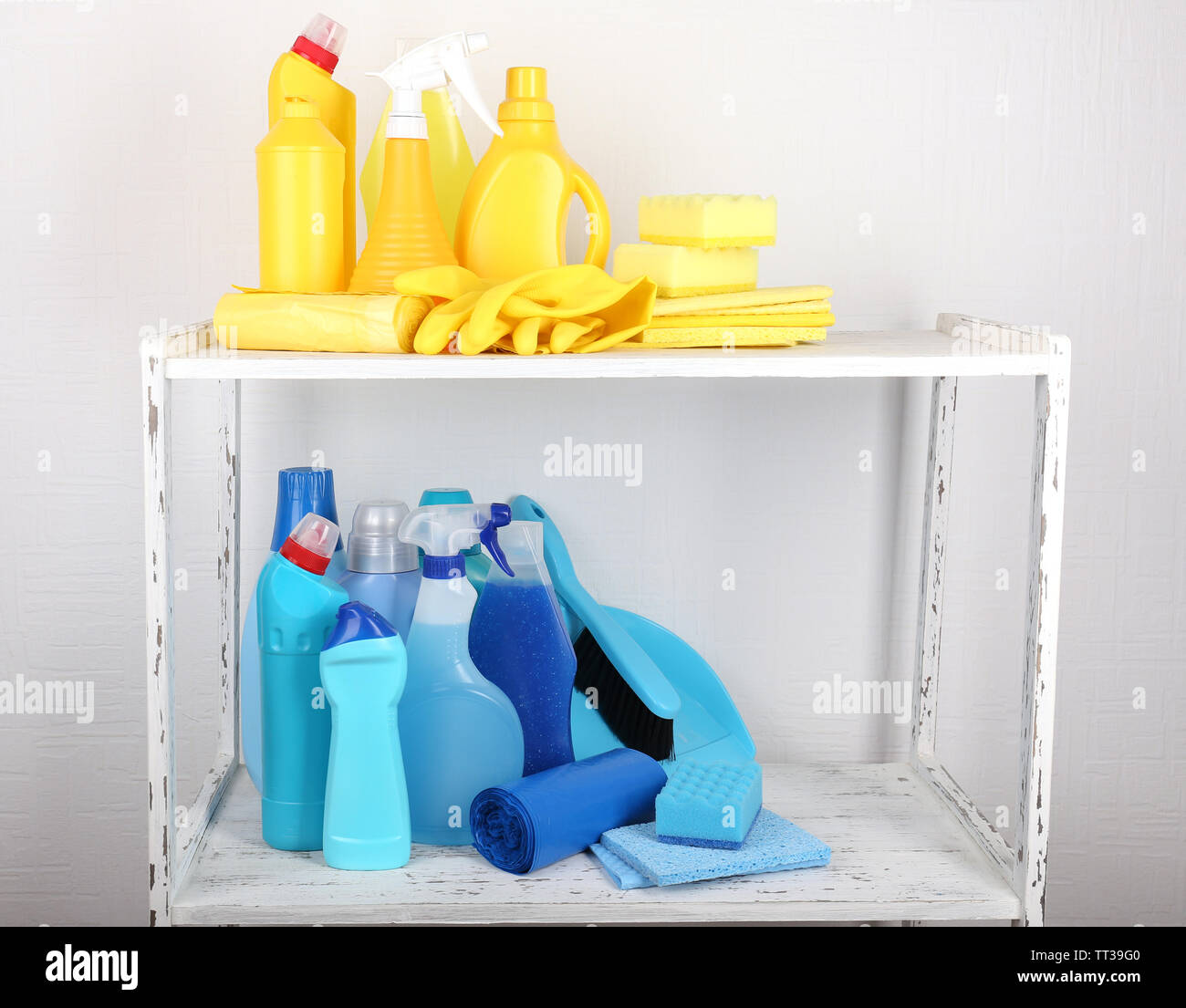 Cleaning products on shelf Stock Photo - Alamy