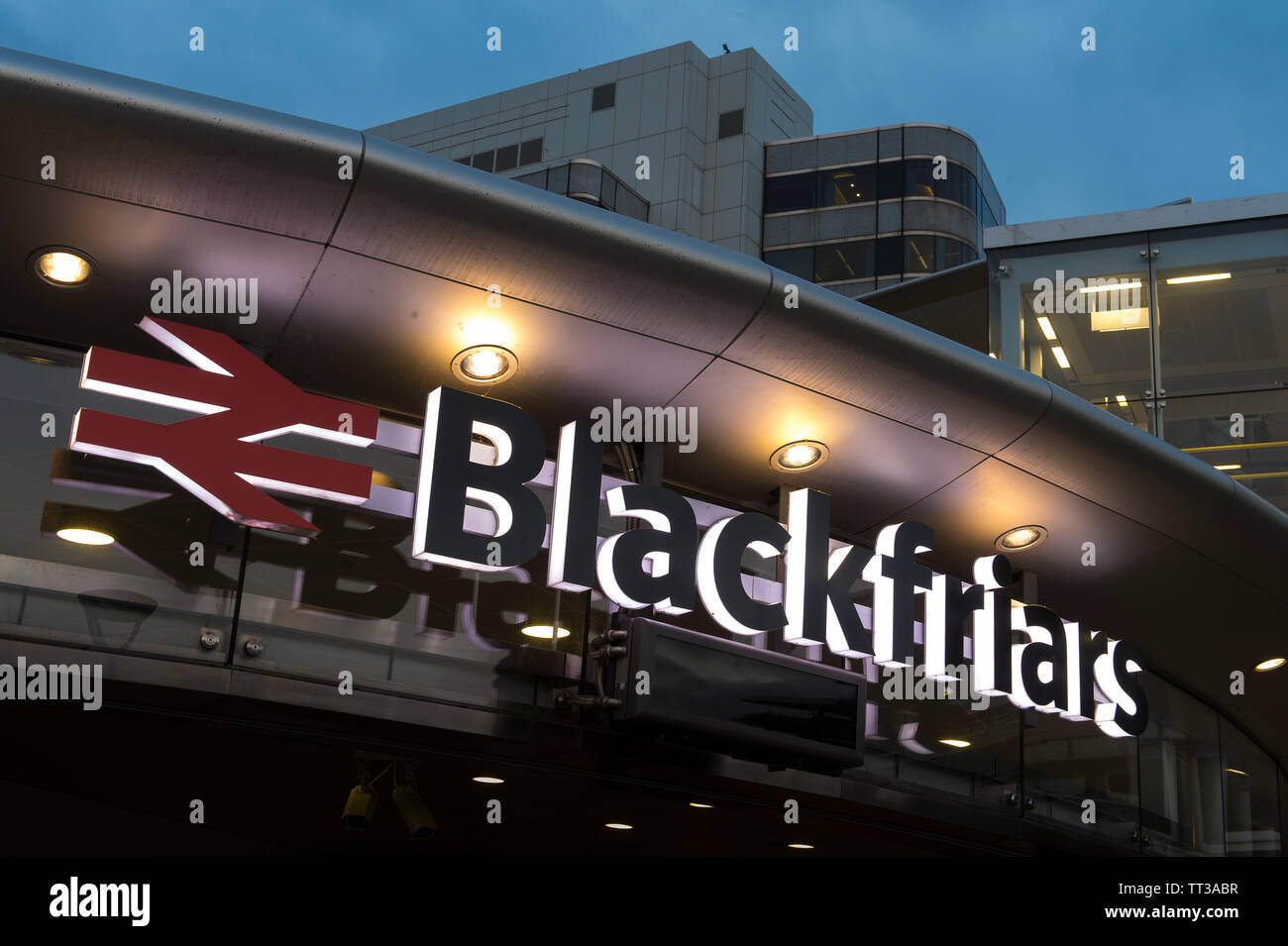 Blackfriars stations hi-res stock photography and images - Alamy