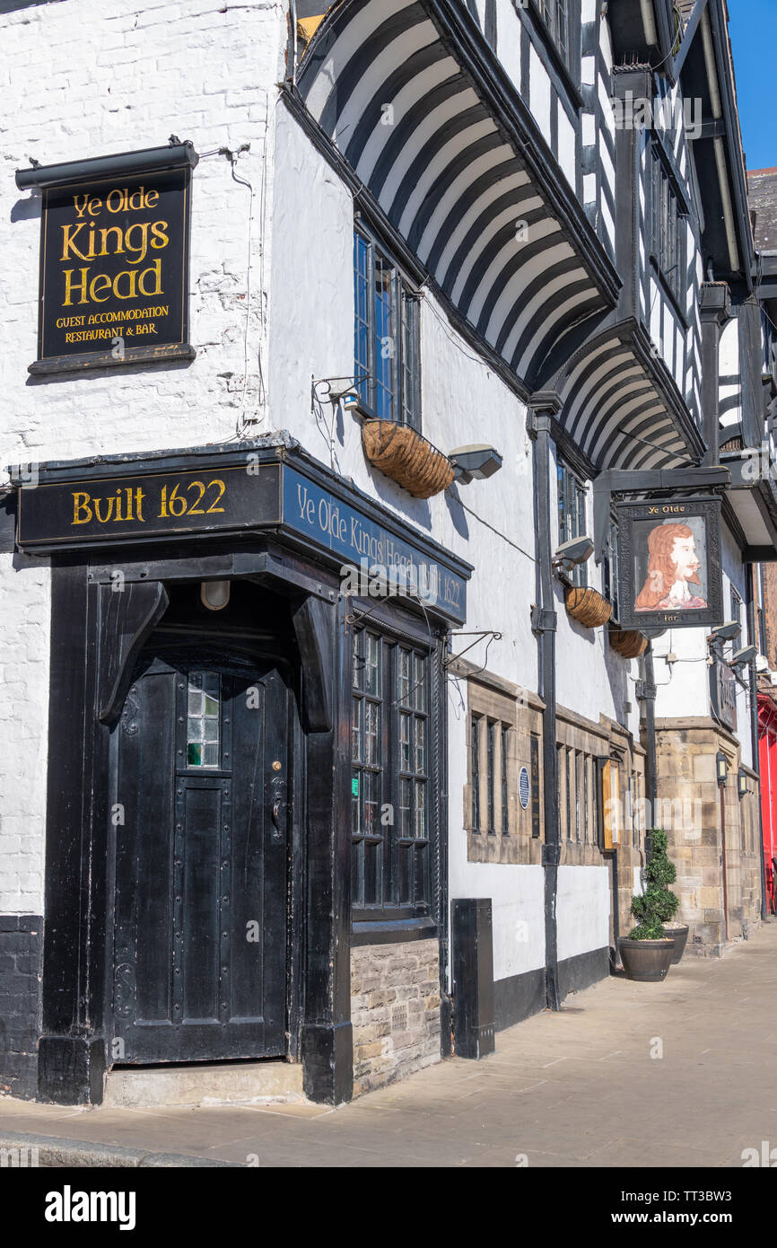 Chester architecture hi-res stock photography and images - Alamy