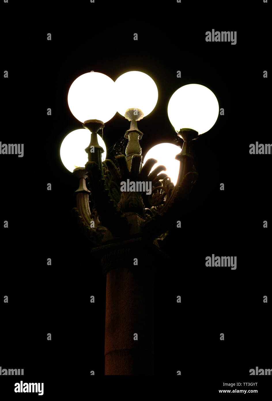 Night garden scenery street lamp hi-res stock photography and images ...