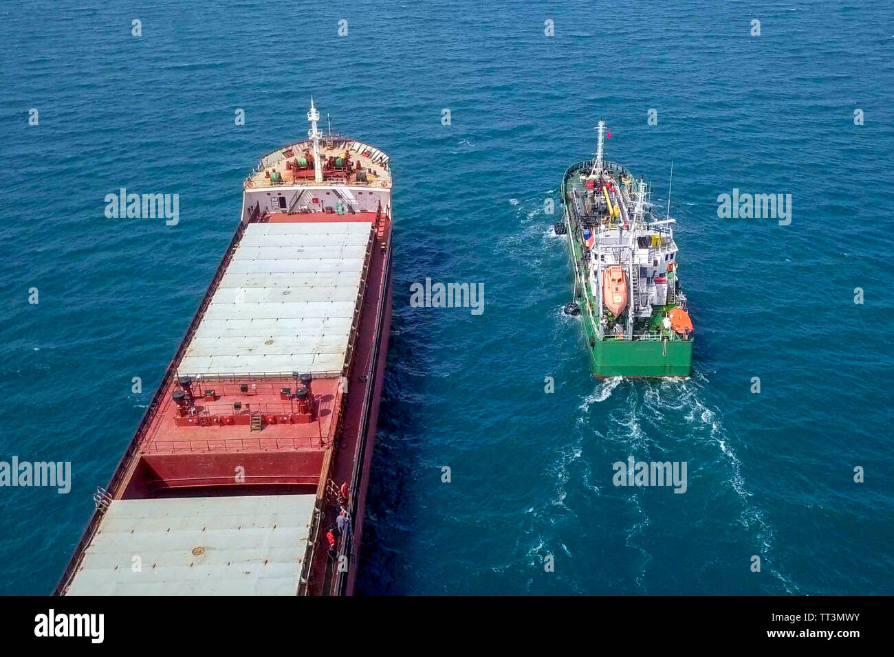 Refuelling at sea equipment hi-res stock photography and images - Alamy