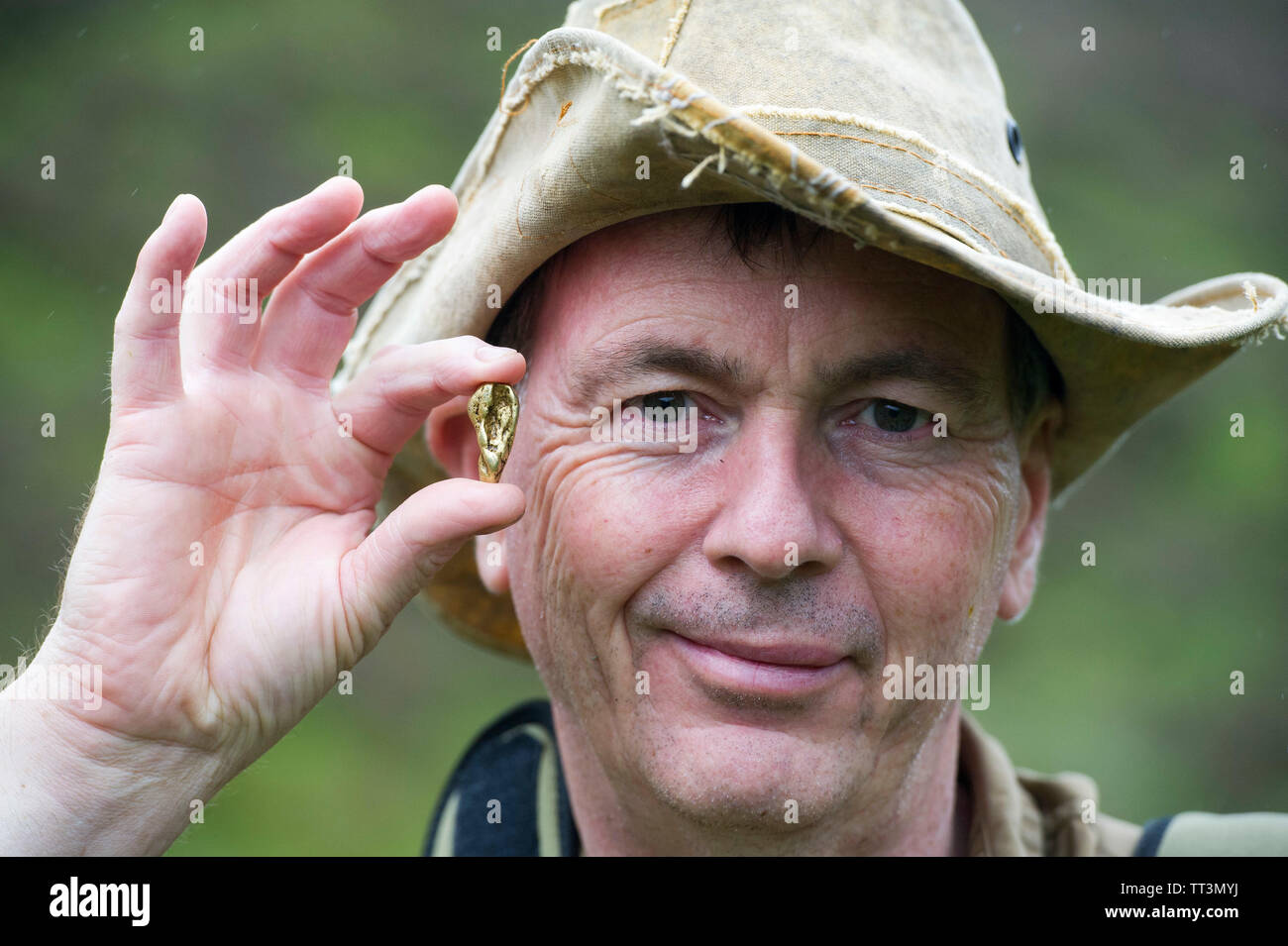 Gold panning river in scotland hi-res stock photography and images - Alamy