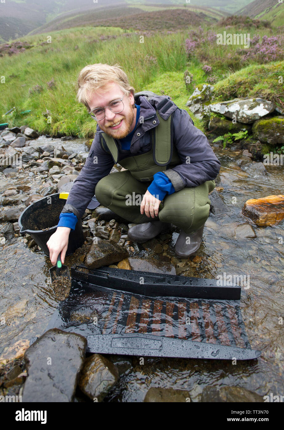 Gold panning river in scotland hi-res stock photography and images - Alamy