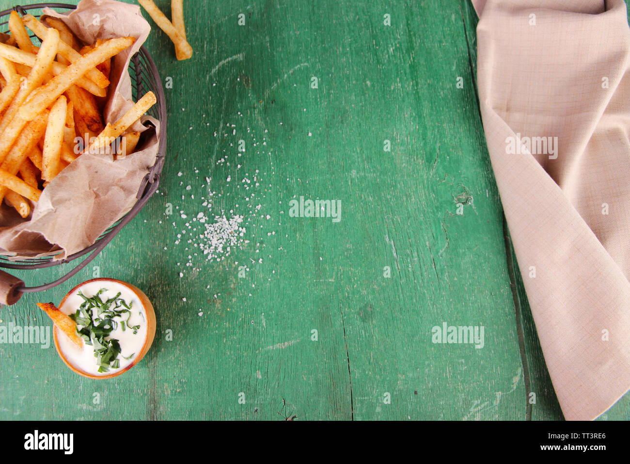 Empty wrapper table hi-res stock photography and images - Alamy