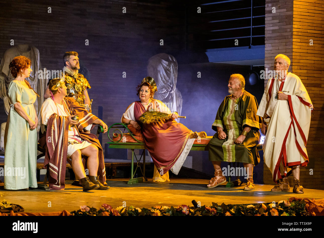 Roman actor tragedy hi-res stock photography and images - Alamy