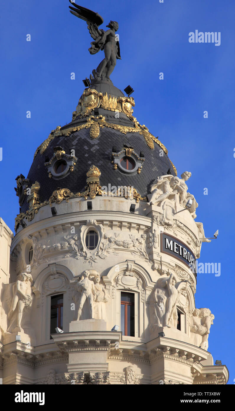 Madrid vertical hi-res stock photography and images - Alamy