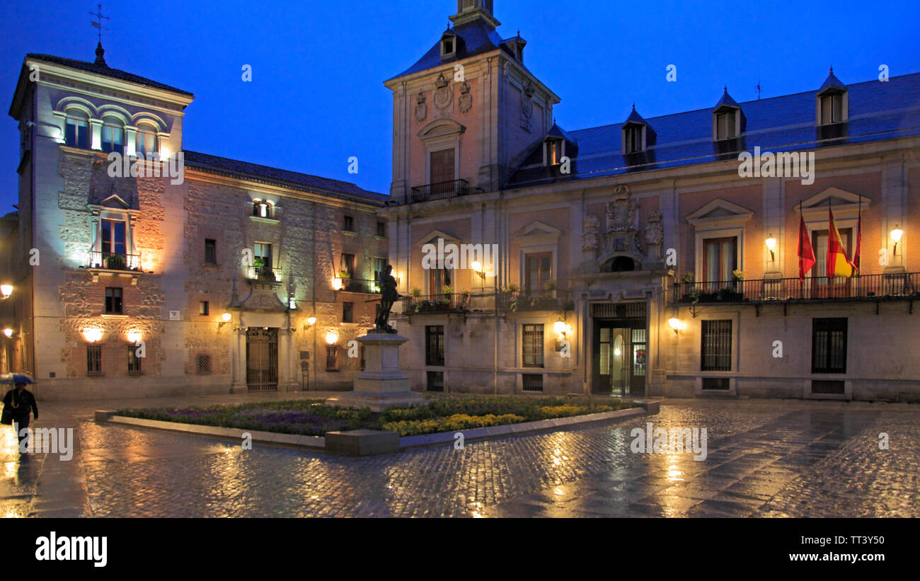 Spain, Madrid, Plaza de la Villa, Casa de Cisneros, Casa de la Villa ...