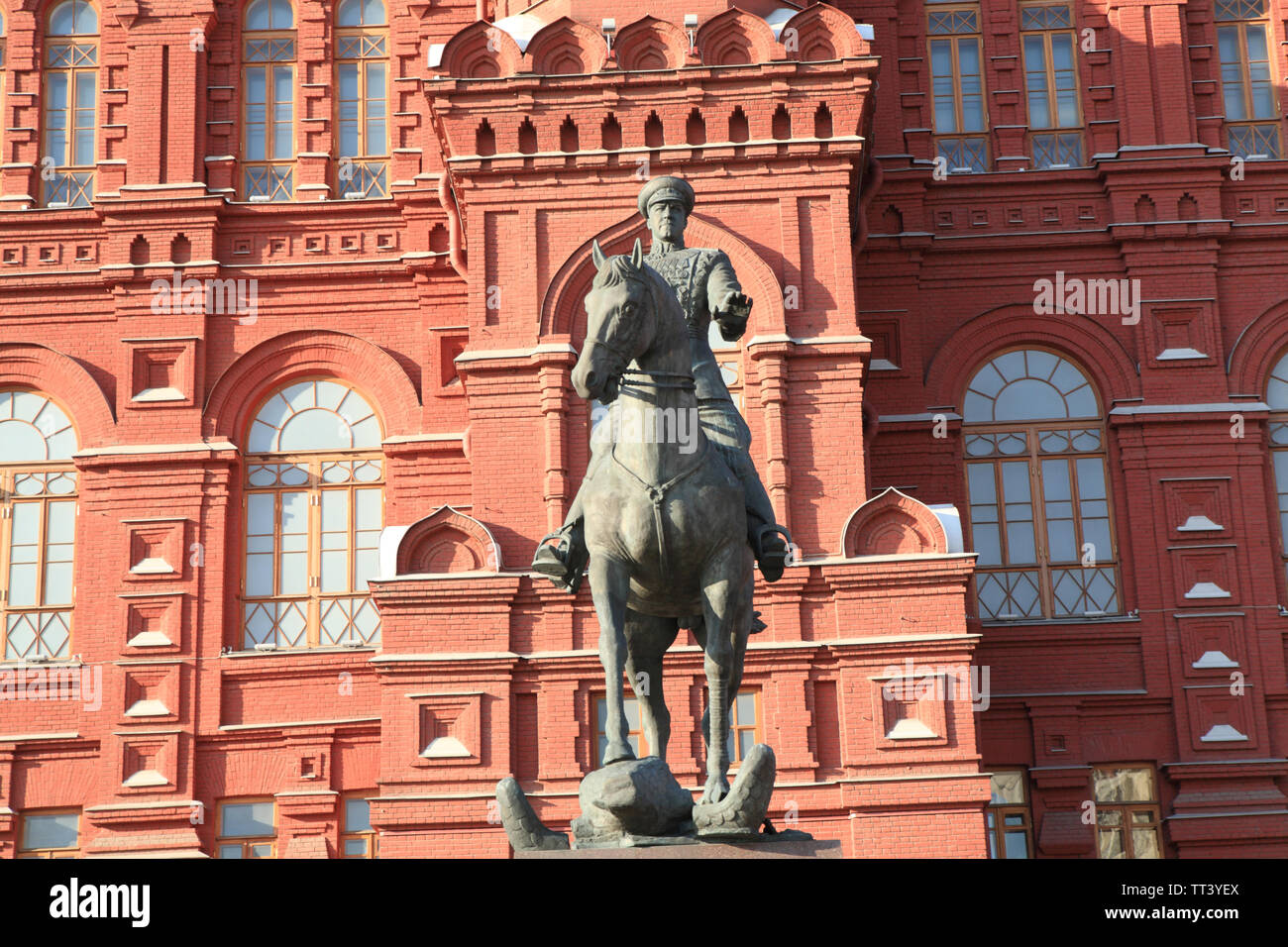 historic museum and statue Stock Photo - Alamy