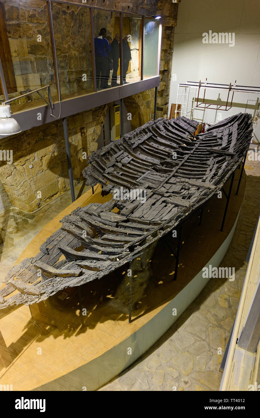 Ancient greek merchant ship hi-res stock photography and images - Alamy