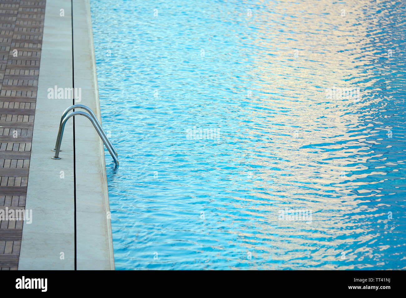 Hotel swimming pool Stock Photo - Alamy