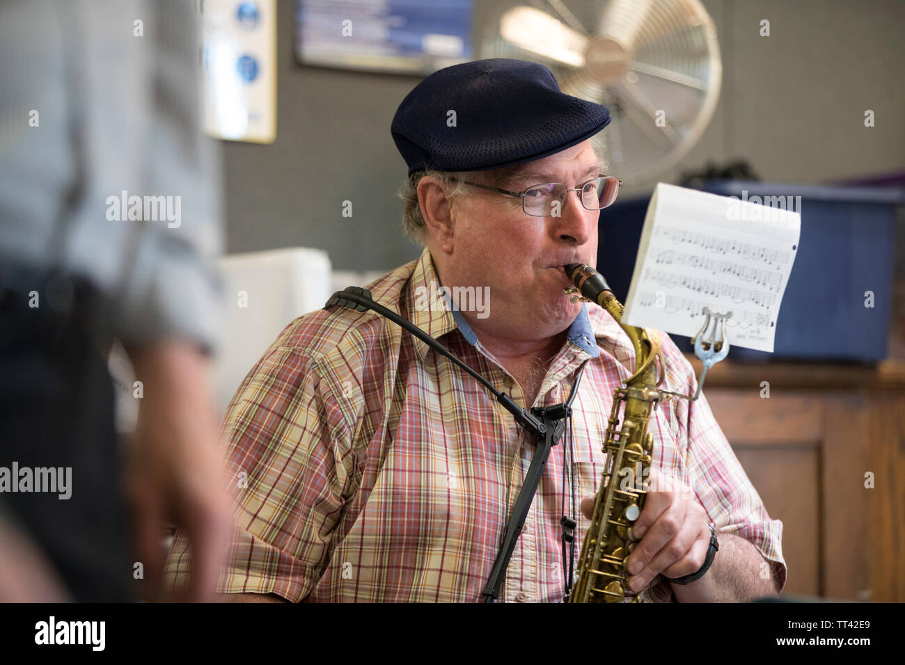 Adult college students hi-res stock photography and images - Alamy