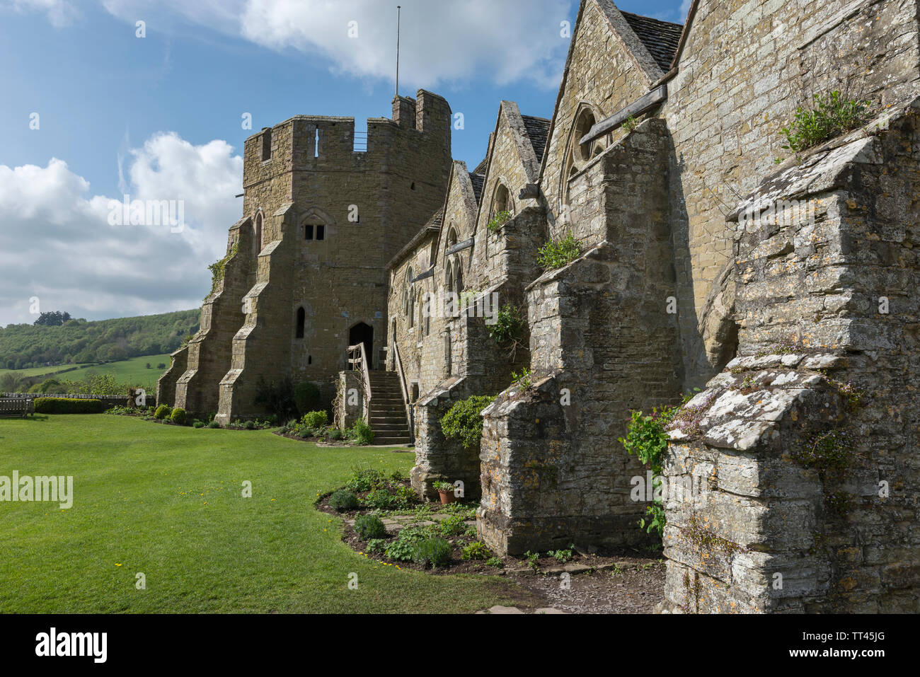Medieval manor house hi-res stock photography and images - Alamy