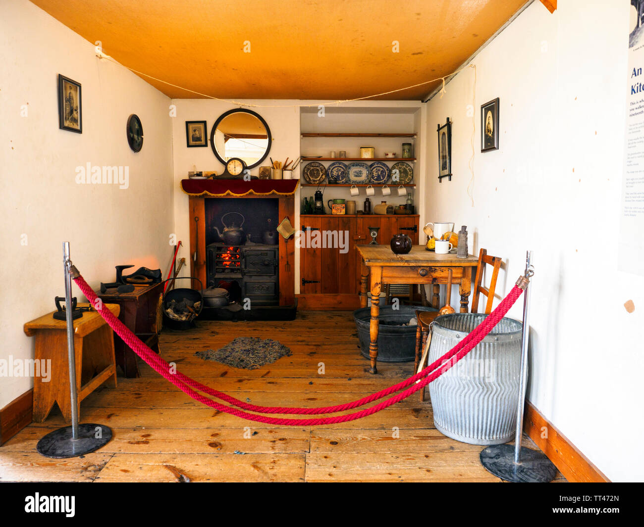 Working class victorian kitchen hi-res stock photography and images - Alamy