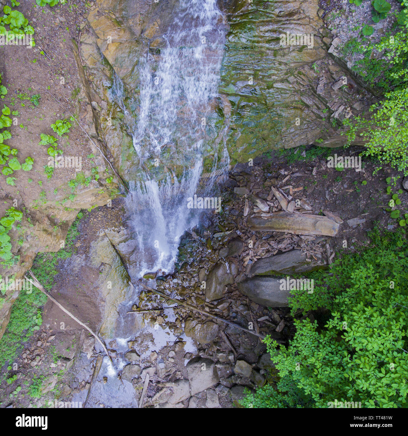 Waterfall top view hi-res stock photography and images - Alamy