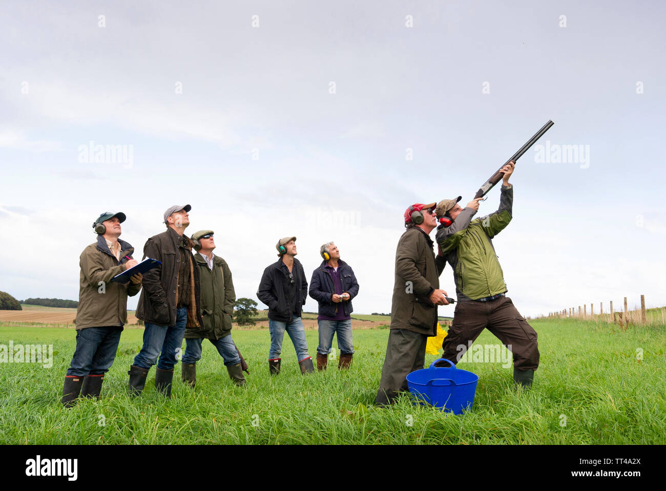 Shooting party uk hi-res stock photography and images - Alamy