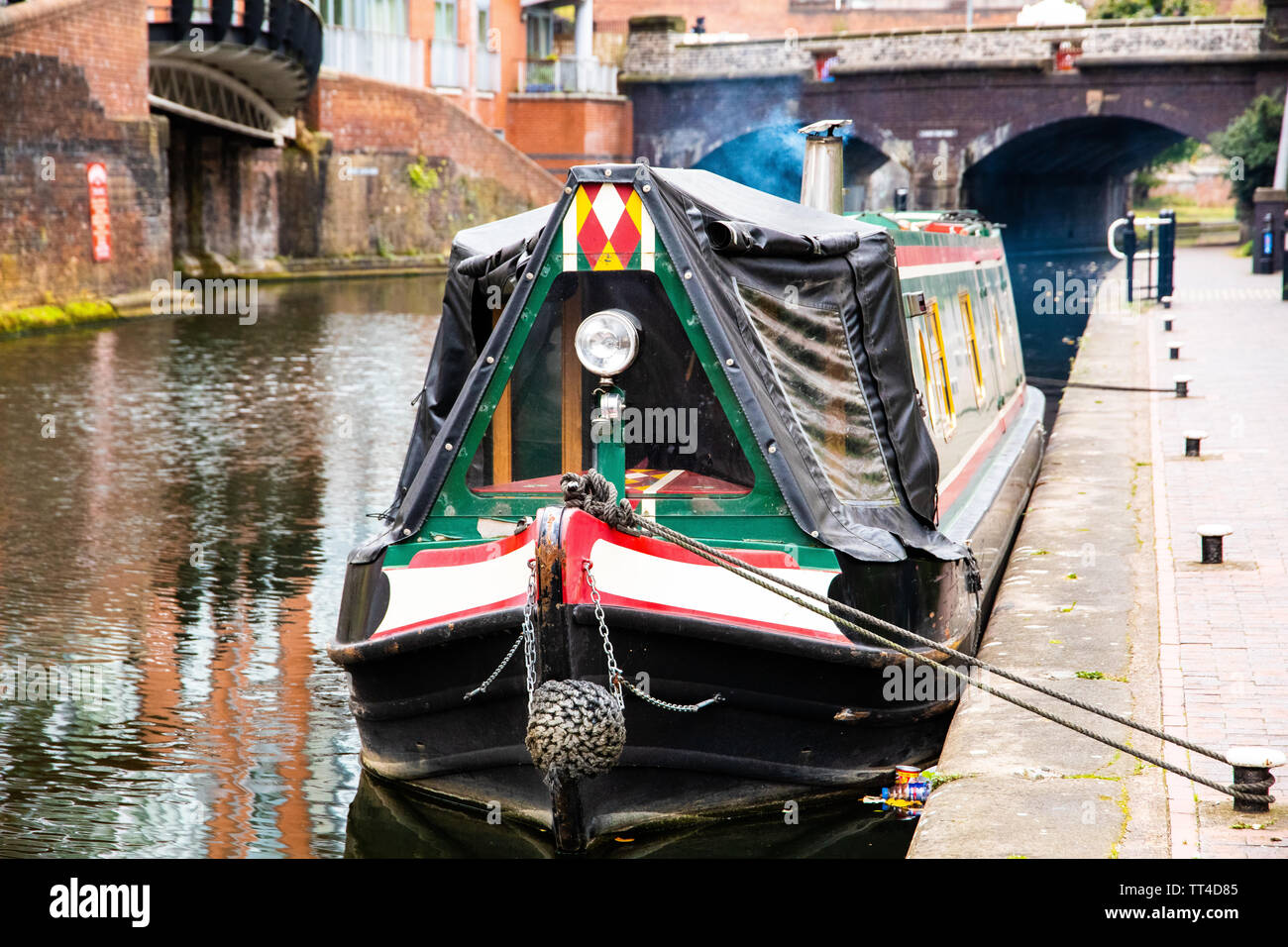 Working canal barge hi-res stock photography and images - Alamy