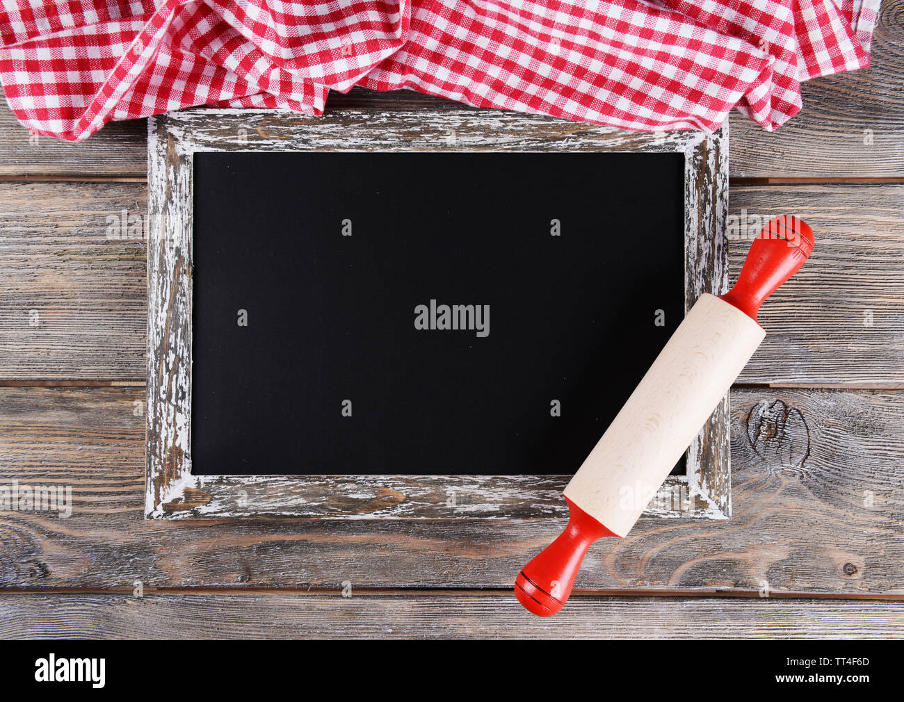 Vintage sign board on wooden background Stock Photo - Alamy