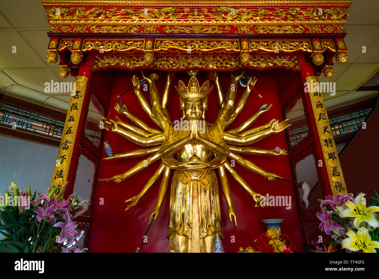 Buddhist statue, Yuantong Buddhist Temple, Kunming, Yunnan, China, Asia ...