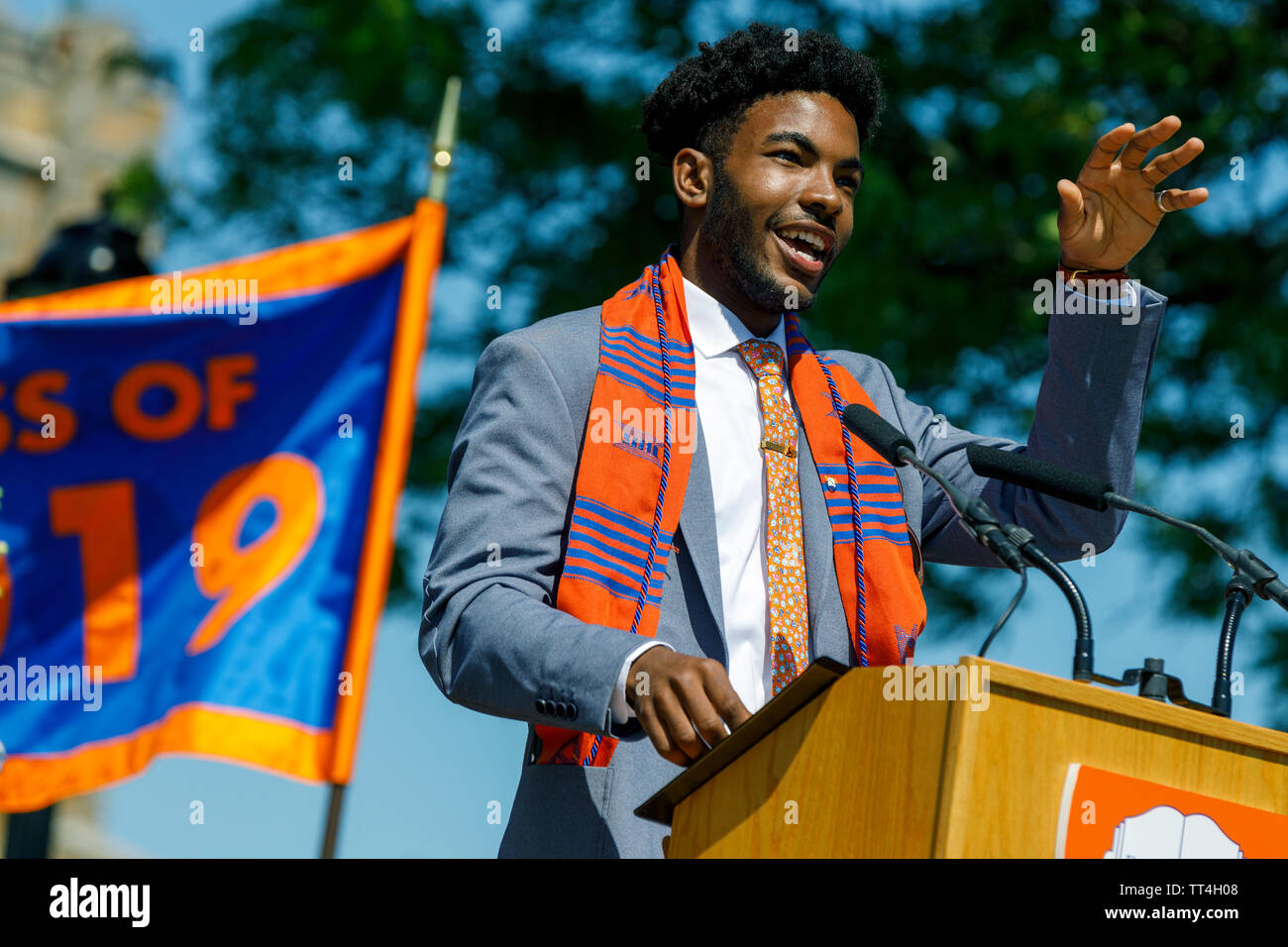 Valedictorian hi-res stock photography and images - Alamy