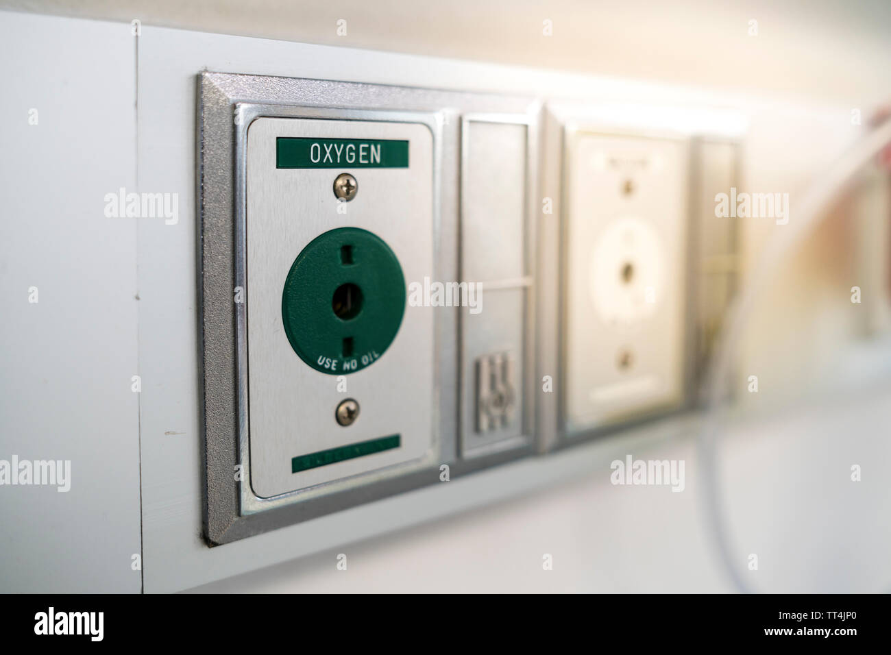 Oxygen flow meter hi-res stock photography and images - Alamy