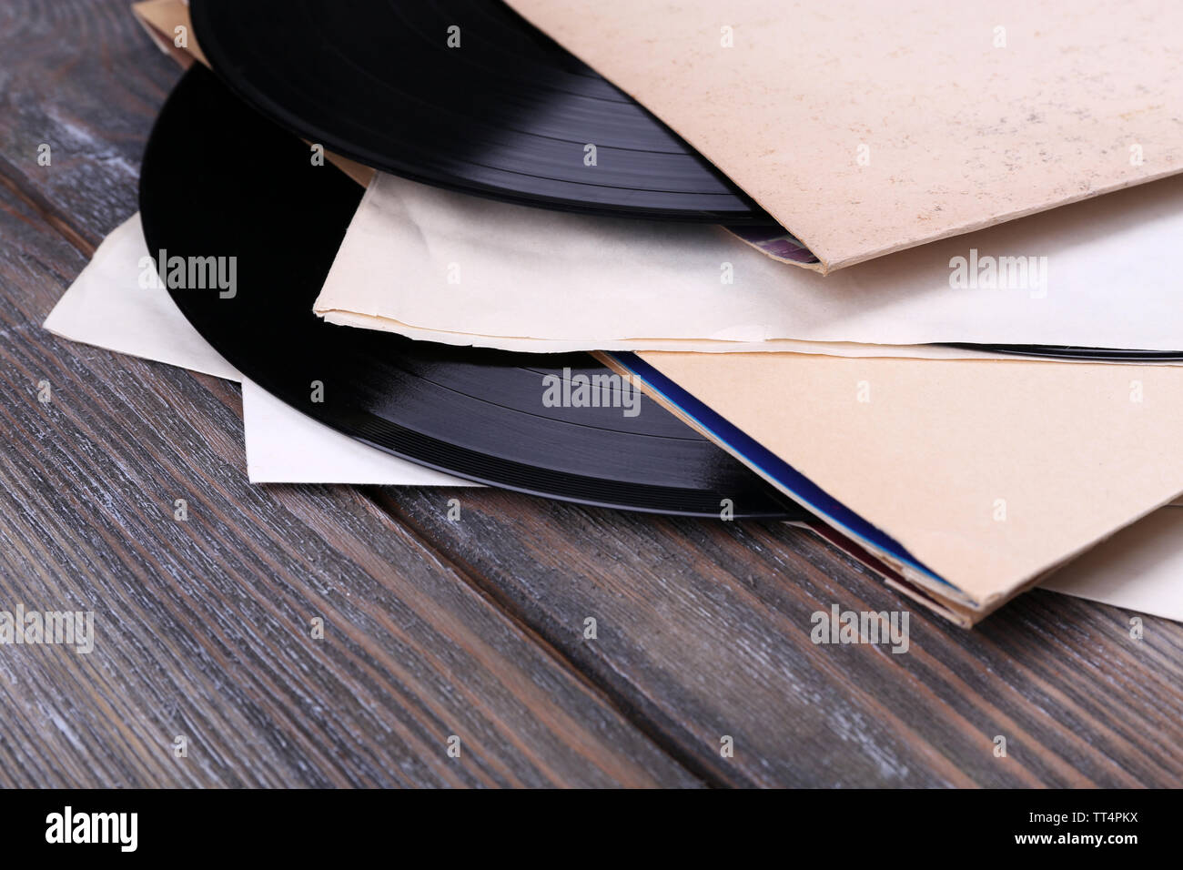 Colour vinyl records background hi-res stock photography and images - Alamy