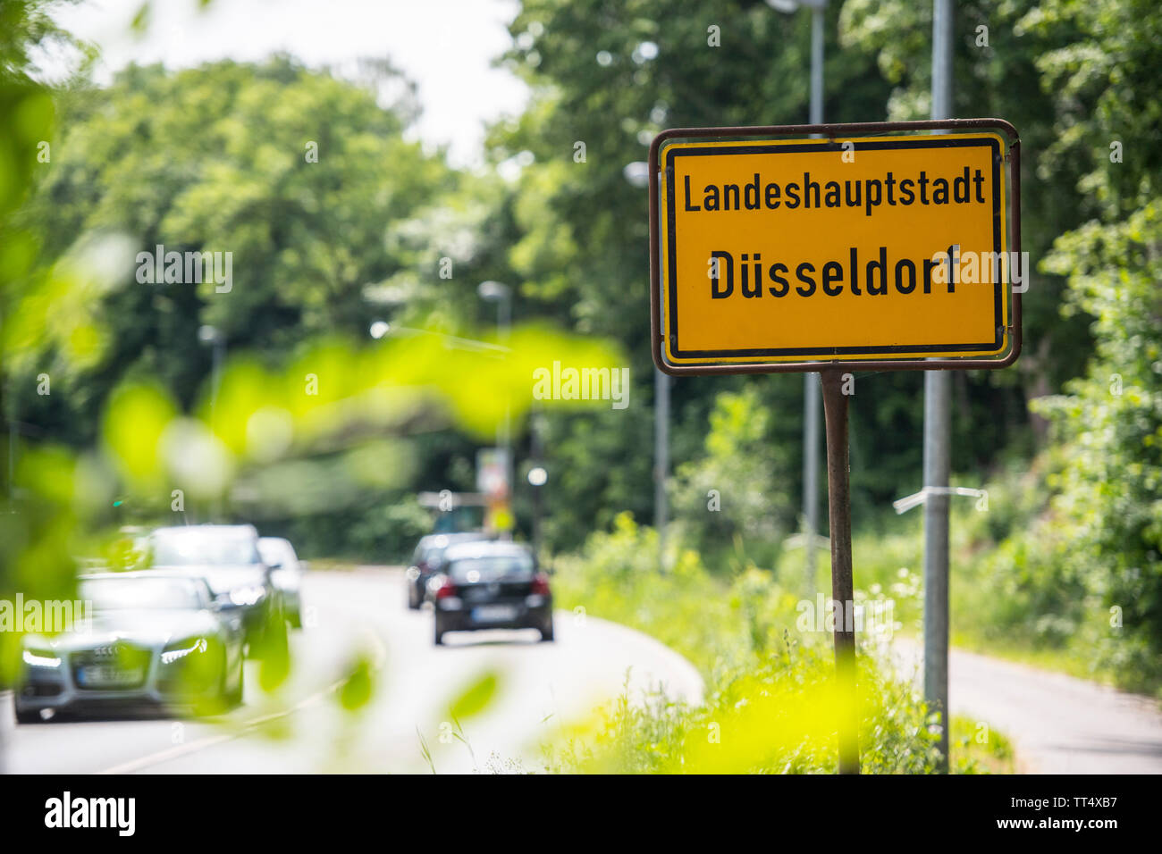 Ortsschild dusseldorf hi-res stock photography and images - Alamy