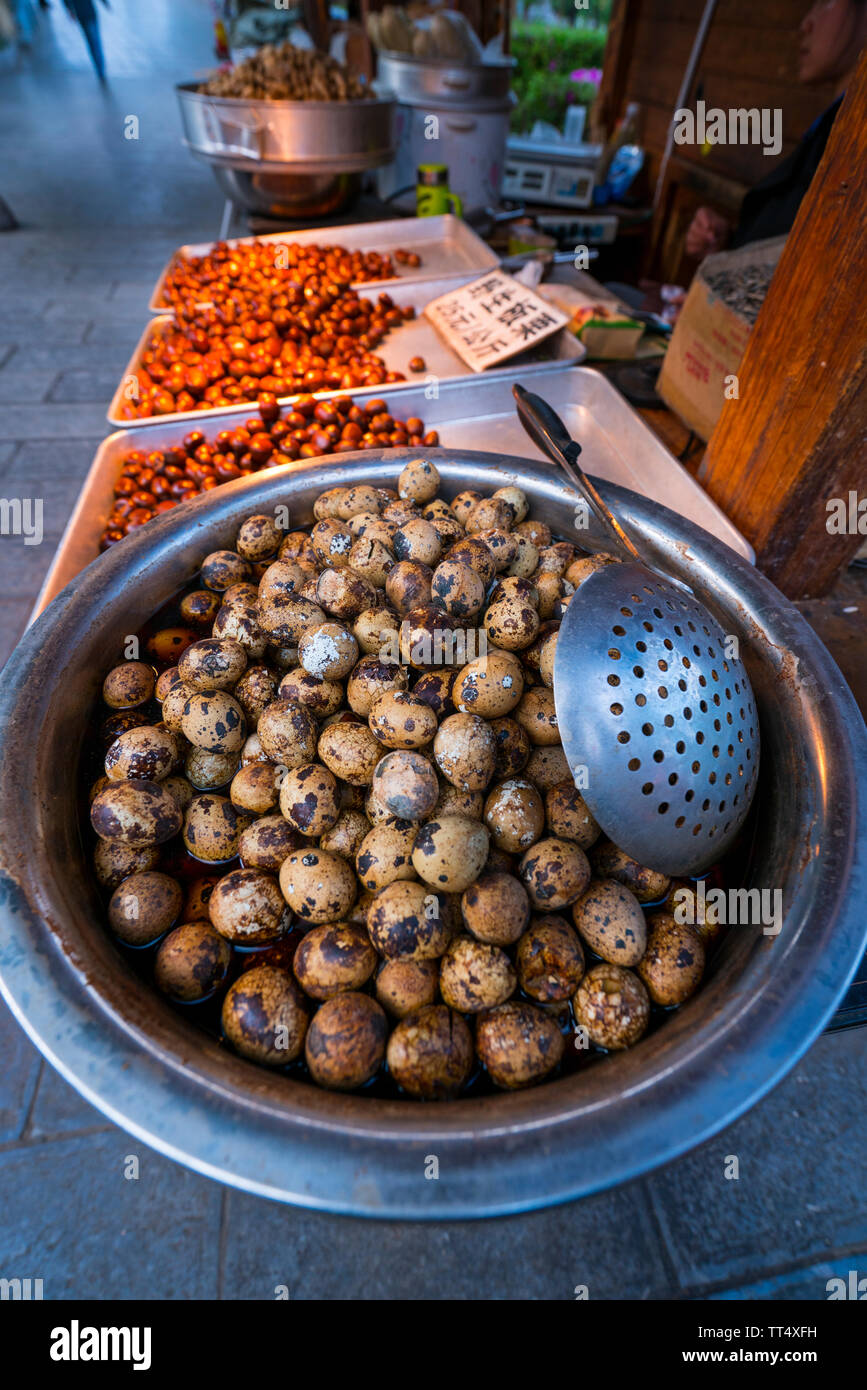 China yunnan kunming street food hi-res stock photography and images ...