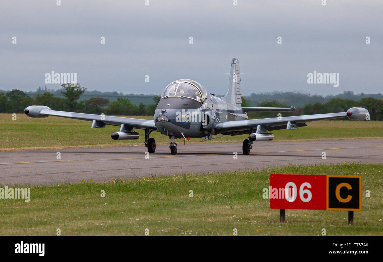 British jet powered fighter aircraft hi-res stock photography and ...