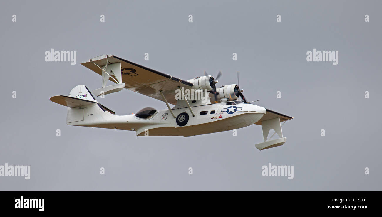 Pby Catalina Flying Boat Landing High Resolution Stock Photography and Images - Alamy