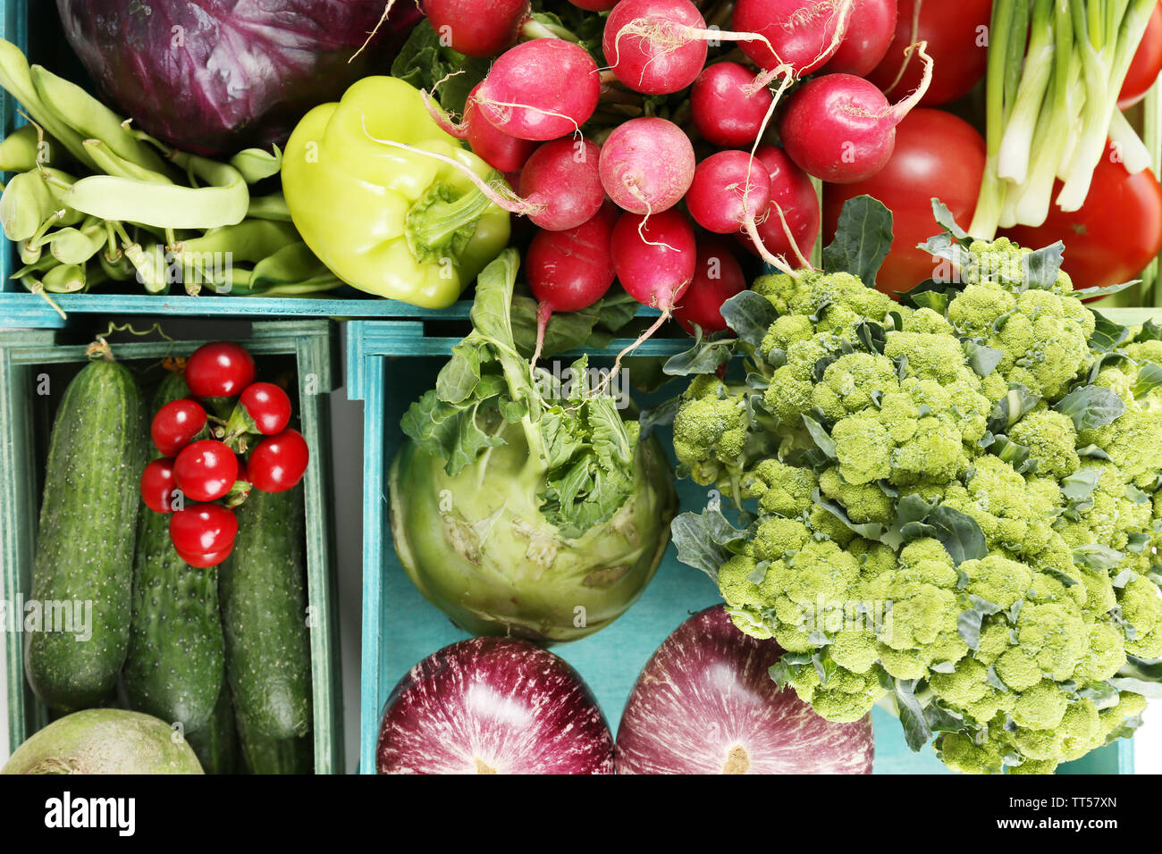 Fresh organic vegetables in wooden boxes, close up Stock Photo - Alamy
