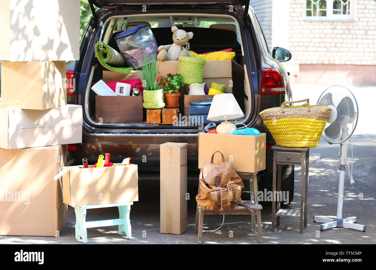 Moving truck boxes hi-res stock photography and images - Alamy