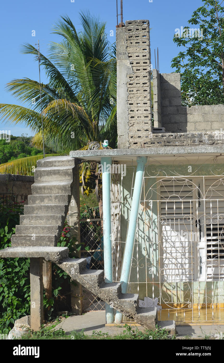 A house being built in the village of Guisa (Granma province, Southern ...