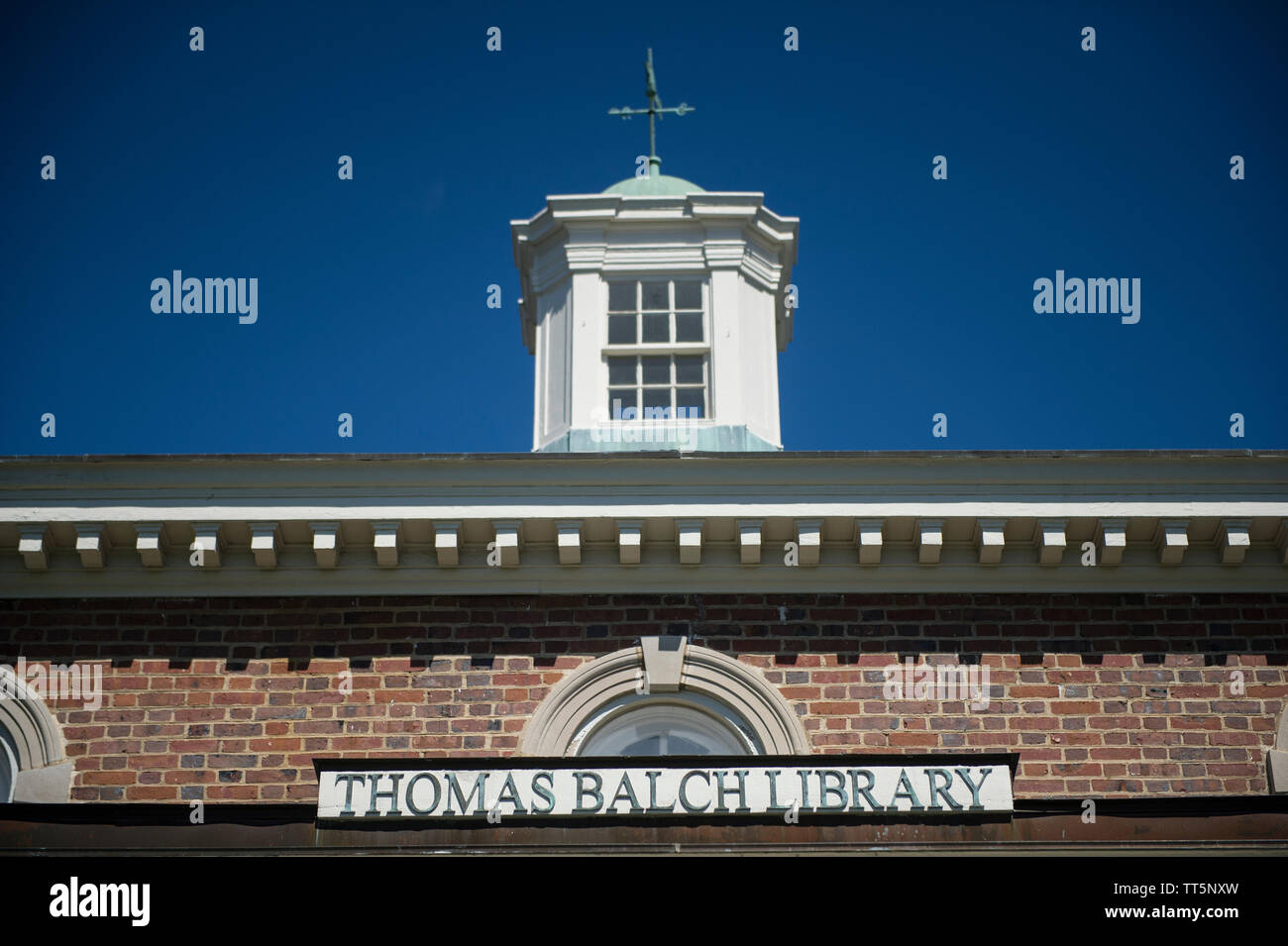 Expand and increases its size hi-res stock photography and images - Alamy