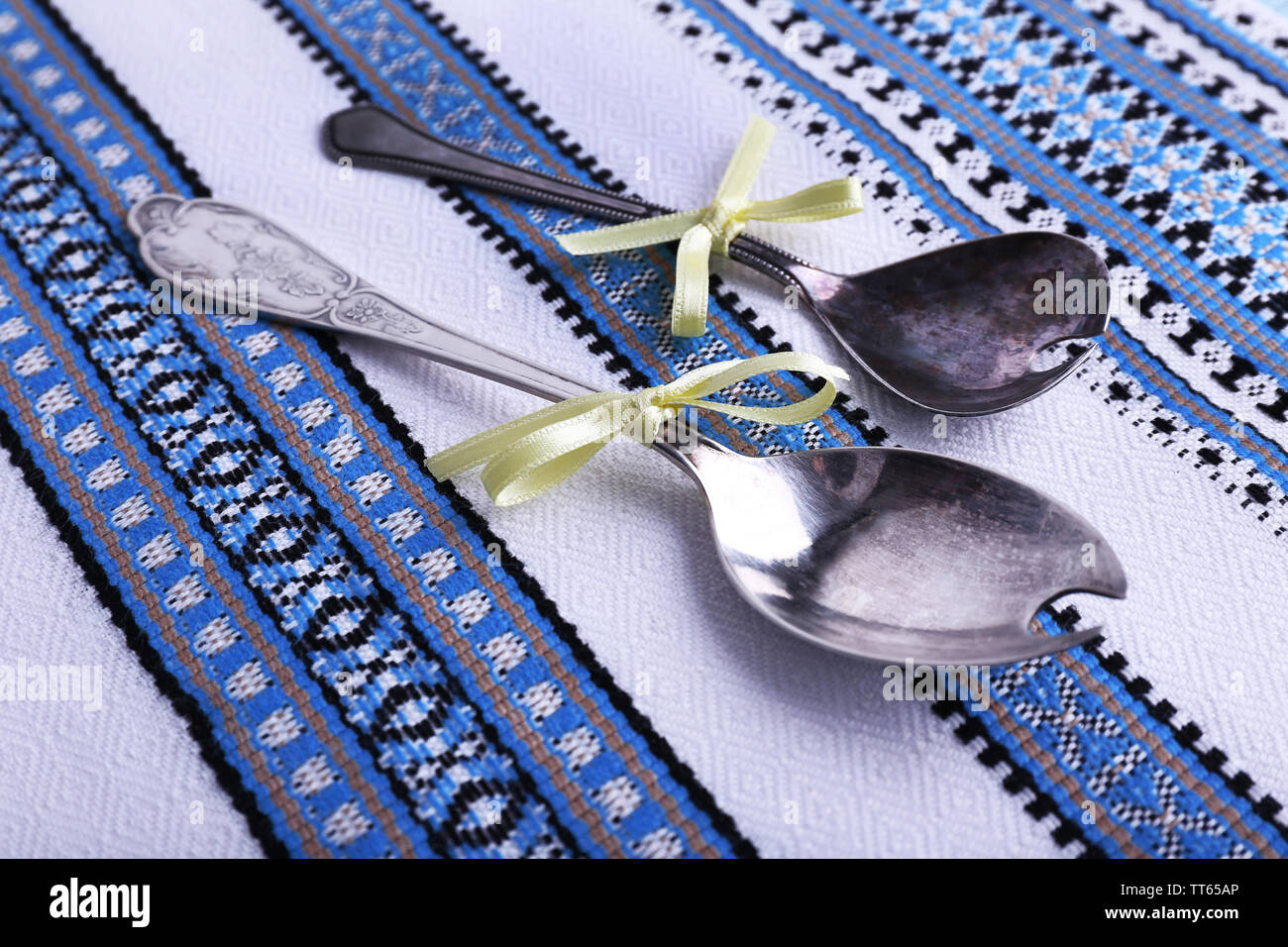 Two serving spoons hi-res stock photography and images - Alamy