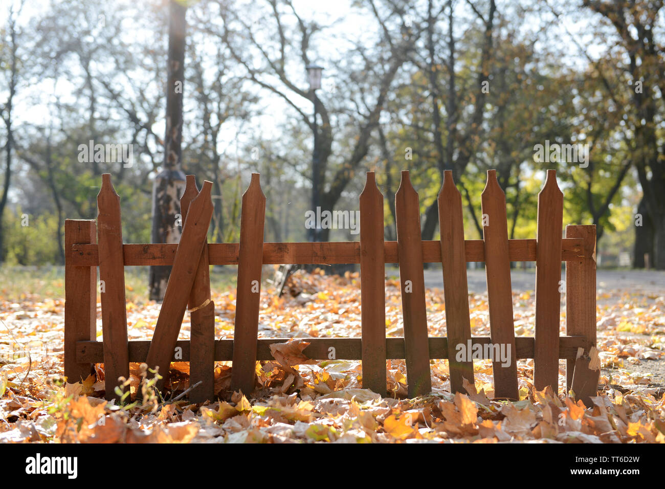 Collapsed fence wood hi-res stock photography and images - Alamy