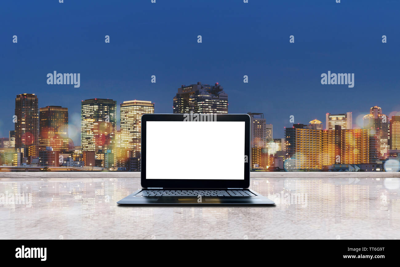 Outdoor digital display screen at night hi-res stock photography and ...