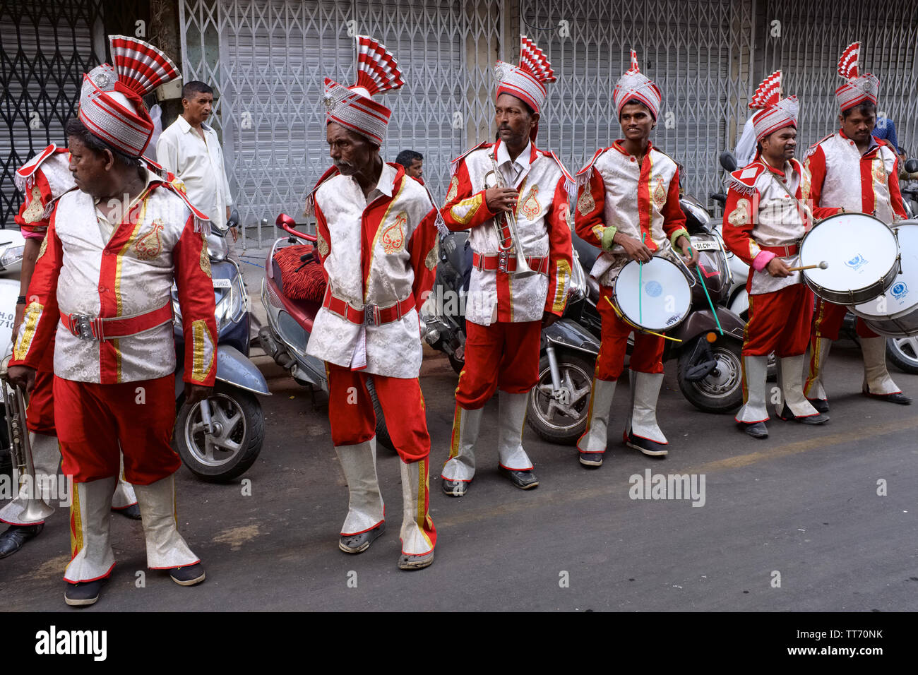 India fancy uniforms hi-res stock photography and images - Alamy