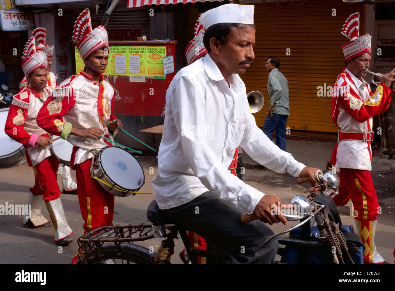 Maharashtrian cap hi-res stock photography and images - Alamy