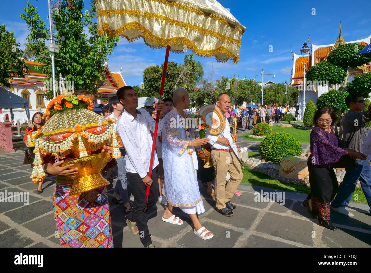 Buddhist monks ordination hi-res stock photography and images - Alamy