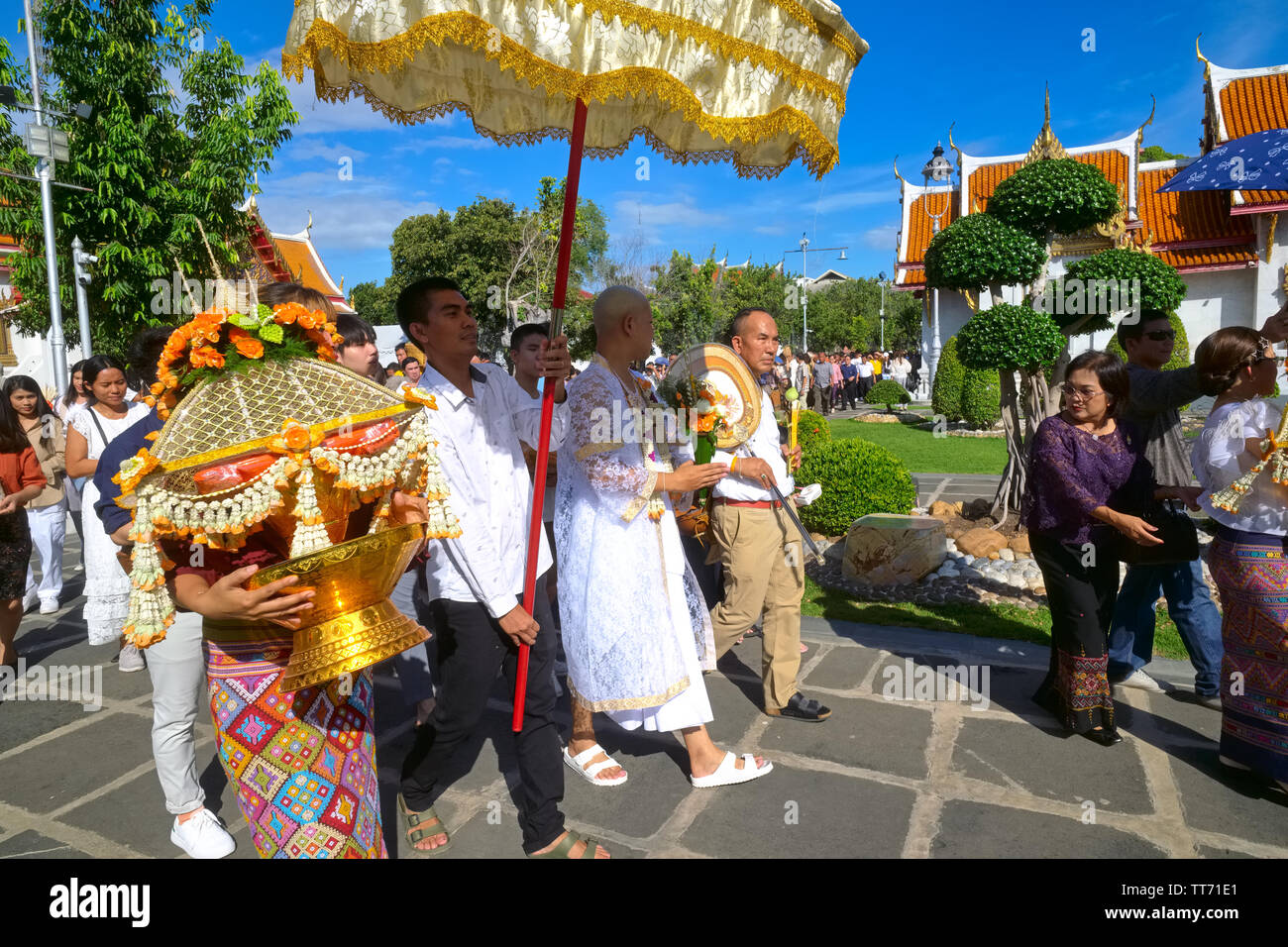 Buddhist monks ordination hi-res stock photography and images - Alamy